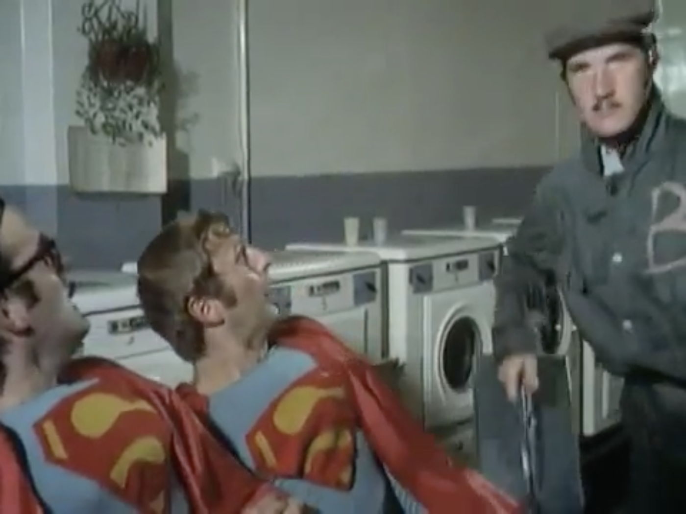 モンティ・パイソンの自転車修理マン – Critical Cycling